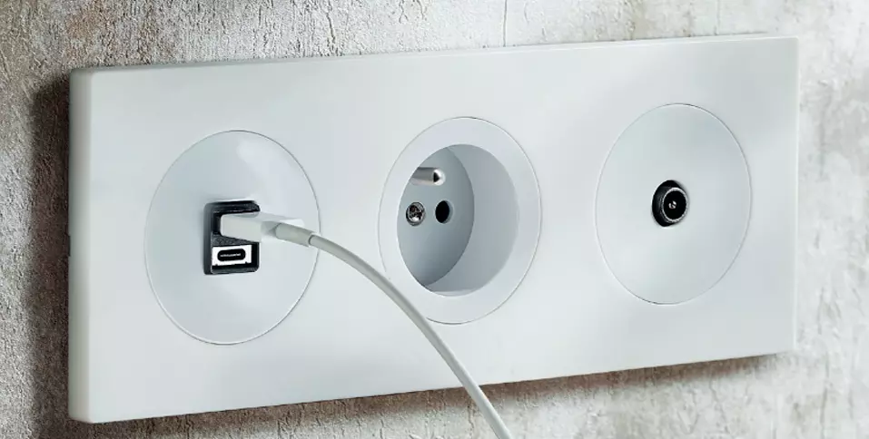 Interrupteurs et prises de courants de la gamme DOM de Fontini